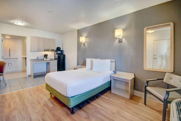 Relaxing Stay W/ Pool And Parking Access | 4.7 Mi To Hi Corbett Field - Tucson, AZ