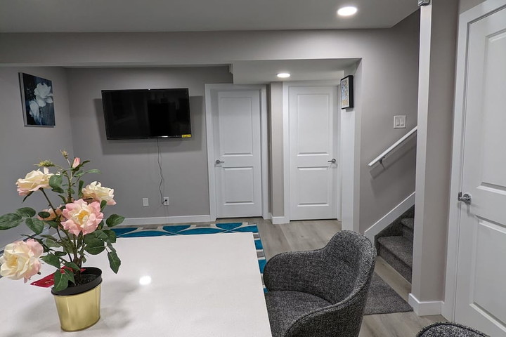 Peaceful 2 Bedroom Guest Suite Located At The Sw Edmonton Close To The Airport. - Edmonton
