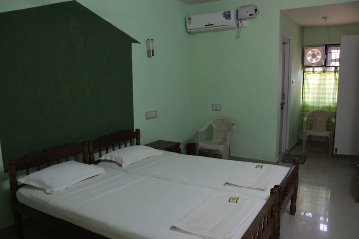 Majali Beach Village Lake View Room - Karwar