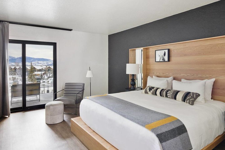 King Room, Gravity Haus, Mountain View, Ski Access, Village Charm - Jackson Hole, WY