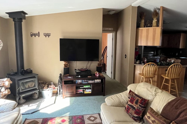 Nice Cabin On Large Wooded Lot Near Cascade Reservoir-park, Beach, & Boat Ramp - Tamarack Ski Resort, ID