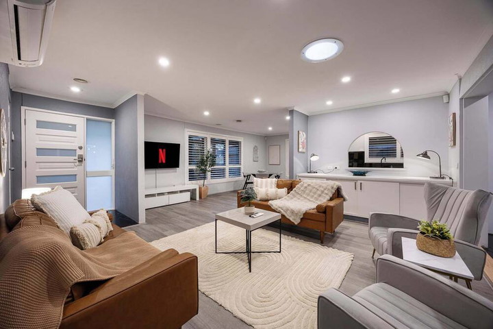 The Pool House | Heated Indoor Pool & Bbq Area - Melbourne