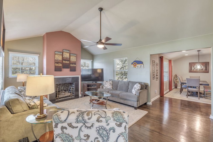 The Gracemont Home. 15% Discount- Welcome To Tulsas Premier Accommodations! - Tulsa, OK