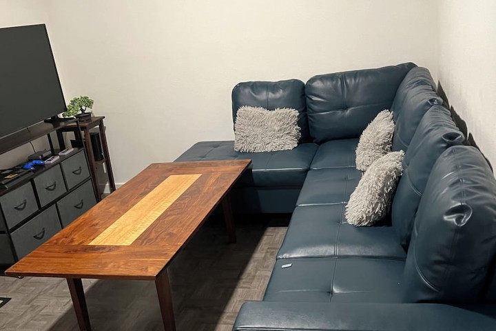 Lovely Tiny Private House In Great Safe Neighborhood! With Private Yard For Pets - Palmdale, CA