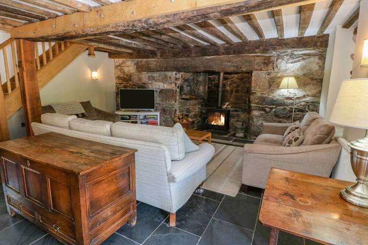 Caereinion, Pet Friendly, Character Holiday Cottage In Harlech - Portmeirion