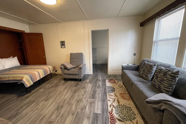 321 Lincoln #2: Studio, 1  Ba Apartment In Sitka, Sleeps 2 - Sitka, AK