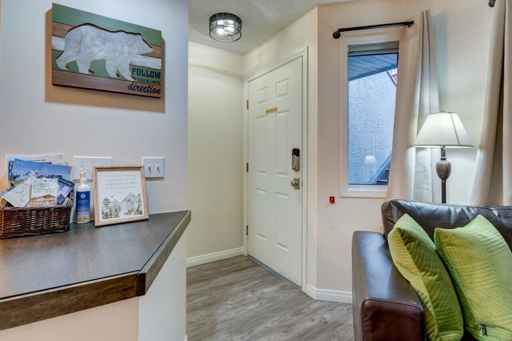 Nakiska | 2 Bed 1 Bath With Mtn Views - Alberta