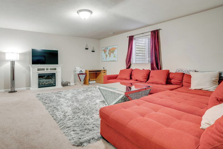 Spacious Family Getaway W/ Yard In Kalamazoo! - Kalamazoo, MI
