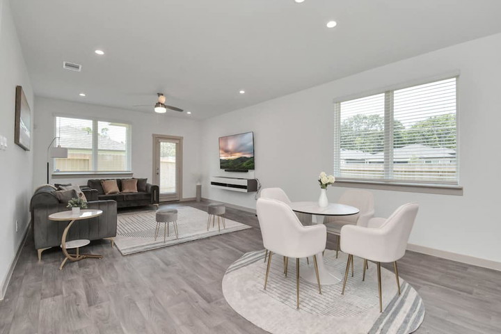 Cozy And Spacious 4-bedroom Retreat Near Medical Center And Downtown Houston. - Pearland, TX