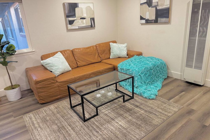 Newly Renovated 2br Retreat - Sacramento, CA