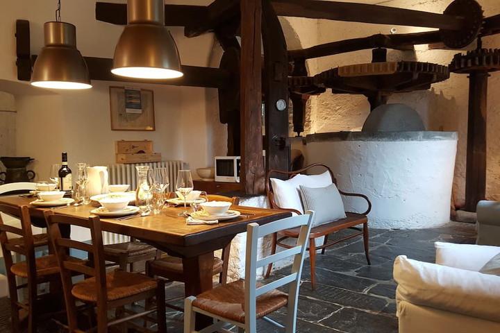 Antiguo Molino De Aceite De Lujo - Carrara
