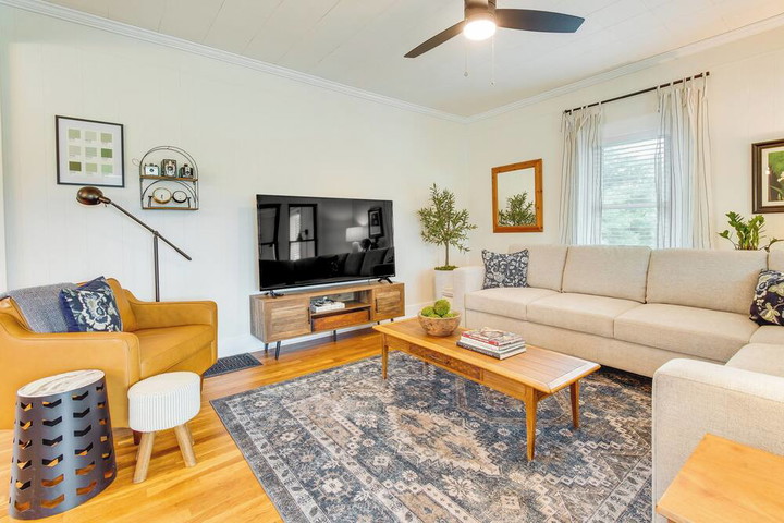 Country Home Near Eiu & Lake Charleston! - Charleston, IL