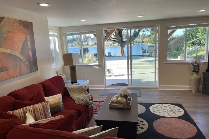 Elite Homes Water Front Suit - Federal Way, WA