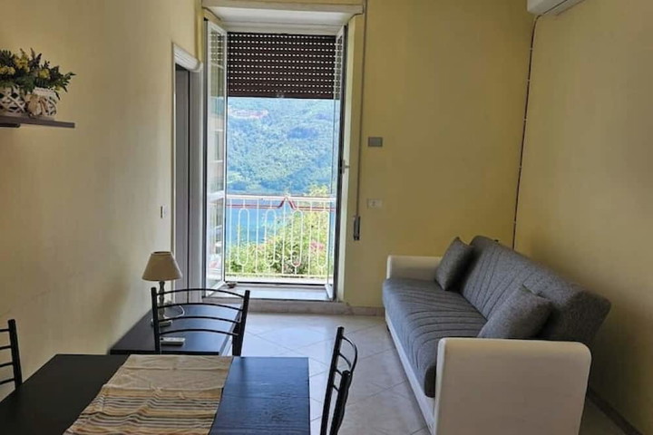 House With A View Of Lake Nemi - Marino