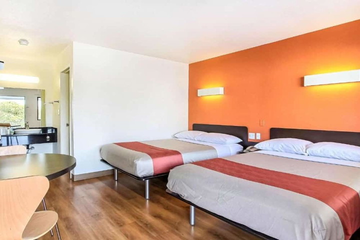 Spacious 2 Full Bed|free Wifi - 森尼韋爾
