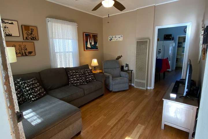 Cottage By The Beach - Balboa Island, CA