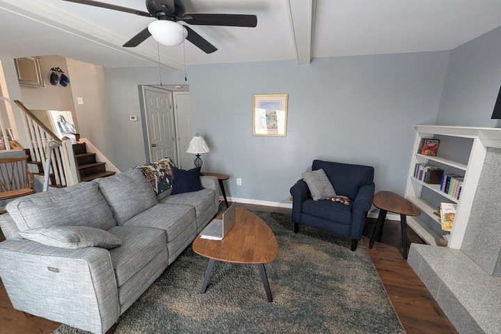 3-bedroom House In Fabulous Louisville With Wifi, Ac, Workspace And Pool! - Charlestown, IN