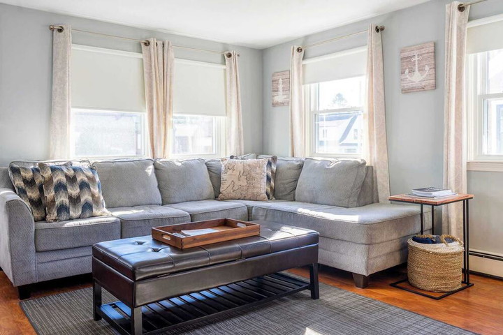 Spacious Private Cottage Close To Beaches & Newport - Newport, RI