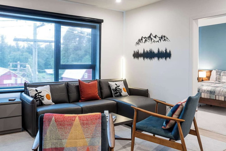 Revelstoke - Summit Views Condo - レブルストーク