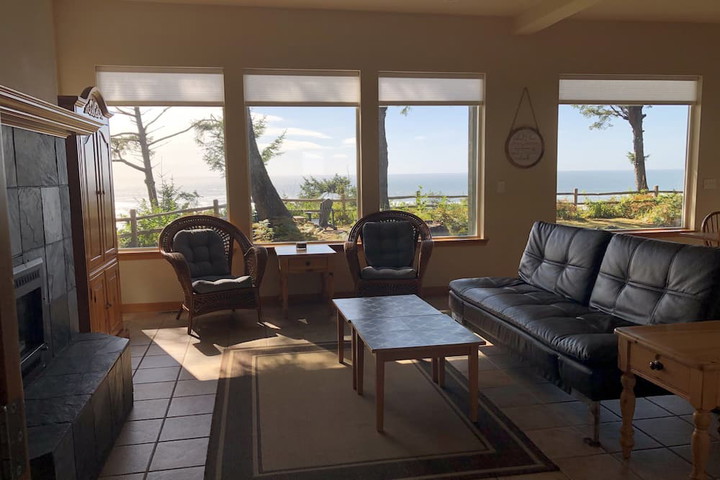 Breathtaking Beachfront Home On Two Acres Of Private Forest - Pacific Beach, WA