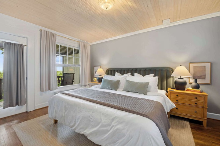 Historic Riverview Inn - King Room Two - Chattanooga
