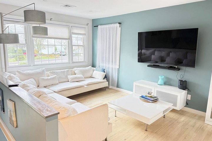 3-bedroom 2-bath House In Norwalk With In-law Suite, Pool, Bbq - Norwalk, CT