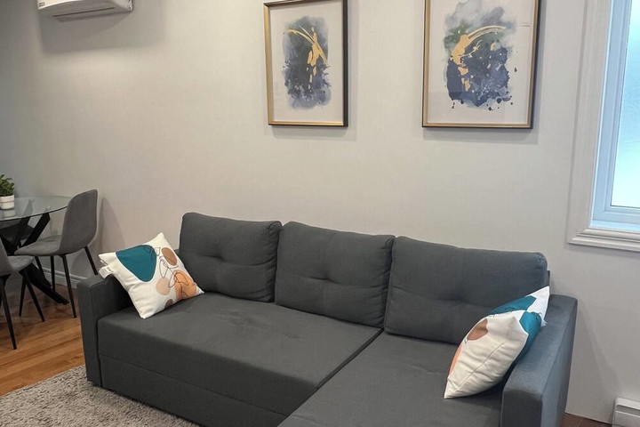 Comfortable And Luxurious Condo With Parking! 5 Minutes From Place Bell - Montreal