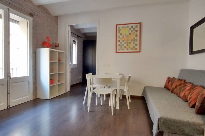Barceloneta Apartment With Balcony - Barcelona