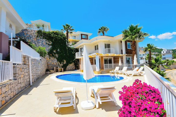 Beautiful Detached Villa With Private Pool And Stunning Views,walkable To Town. - Sarıgerme