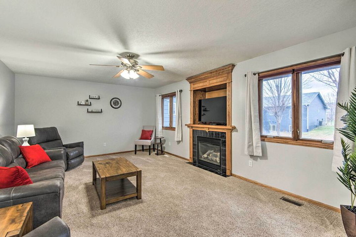 Altoona Home 11 Mi To Downtown Des Moines - Altoona, IA