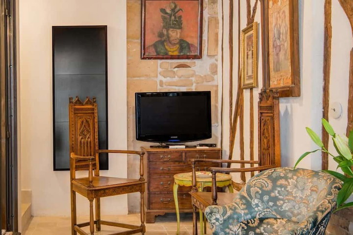 Romantic, Air-conditioned Apartment In Paris In The Heart Of The Historic Marais District - Paris