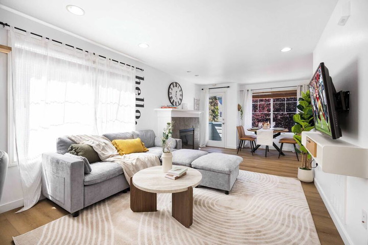 Modern 2br Gem , Near Uw & Lake Trails & Garage - Seattle, WA