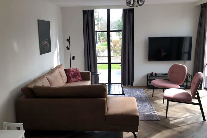 Villa With 3 Bedrooms, 2 Bathrooms And A Roof Terrace - Arnhem