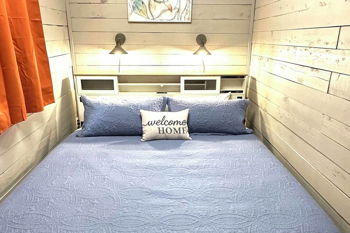 Container Home With Rooftop Deck, Amazing Views, Full Kitchen And Bath, Wi-fi - French Lick, IN