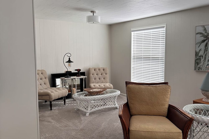 Cozy 2-bdr Mobile Home Venice Screened Lanai Renters Need Approval By Bay Indies - Venice, FL