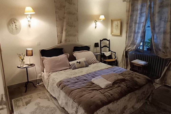 Bed And Breakfast 'Les Ormeaux - Chambre Romantique' With Lake View, Shared Terrace And Wi-fi - Angers