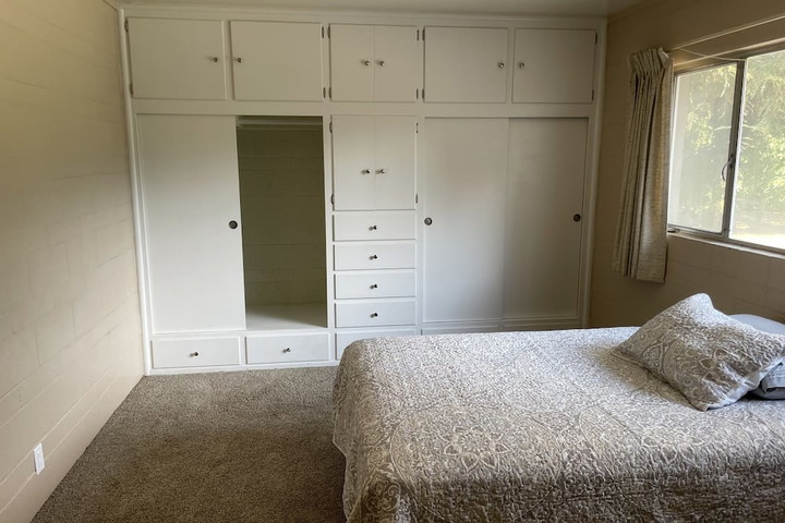 Comfortable 4/2 Country Home Lots Of Parking -Close To Hwy 99 And 132 - Modesto, CA