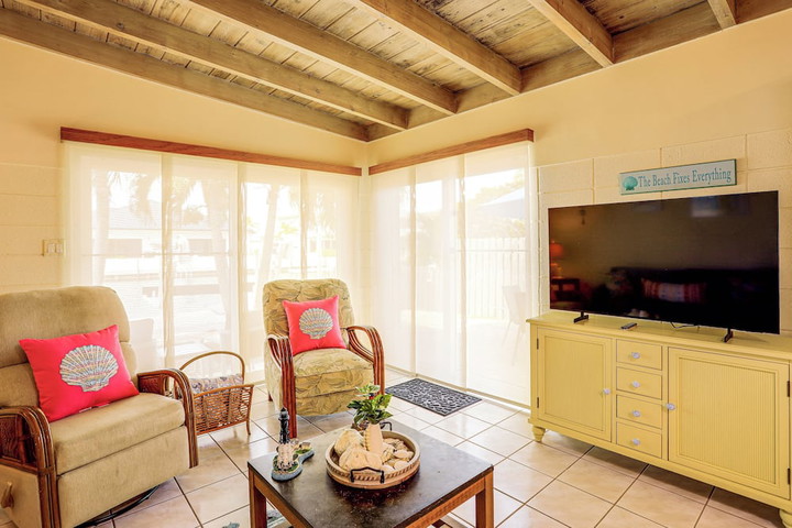 1/2 Mi To Ocean! Canal-front Key Colony Beach Home - Marathon, FL