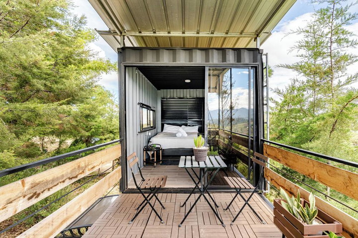 Nido Alto In Constanta, Container House In The Highlands - Dominique