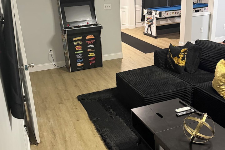 3br Townhome W/ Game Room  Pool Table + Garage - Alpharetta