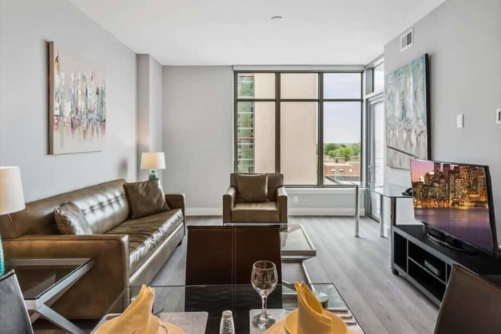 Quick Walk To Metro! Downtown Bethesda | Free Wifi | By Gls - Falls Church, VA