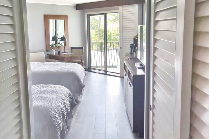 4 Star Beachfront Resort. Ac. Lanai. Restaurant. Pool. Gym. Spa. - Kauai, HI