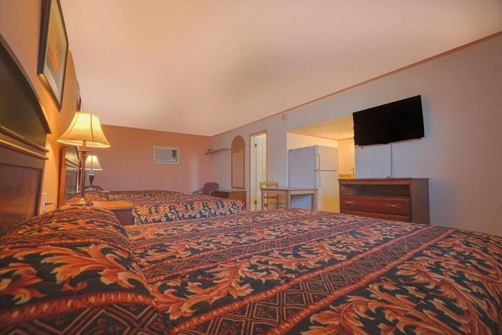 Enjoy Beach Fun At Affordable Room Close To Local Attractions - Corpus Christi, TX