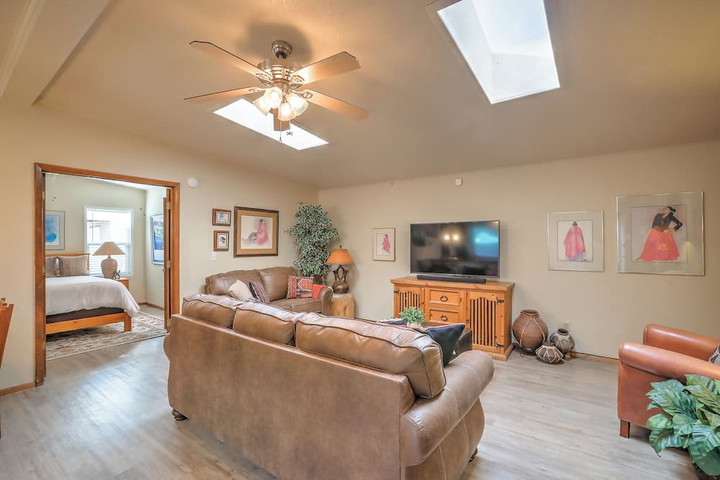 "Casa Sol"  2 Bedroom / 2 Bath, Pets Welcome, 5g Fiber Wifi ! - New Mexico