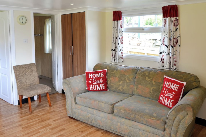2 Bedroom Accommodation In Stalham - Wroxham