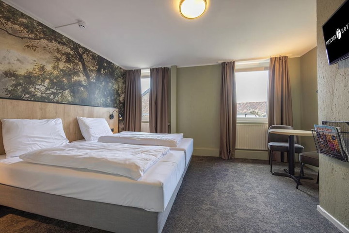 Small Double Room | South Limburg Escape With Free Breakfast - Visé