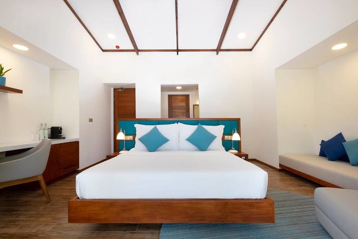 Lavish Maldives Beachfront Villa | Villa Dhoni Sunset | Breathtaking Sea. - Maldives