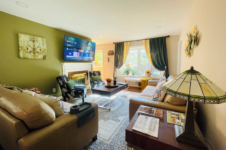 Elegant 3br/2ba House In The Heart Of Princeton + Free Parking - Trenton, NJ