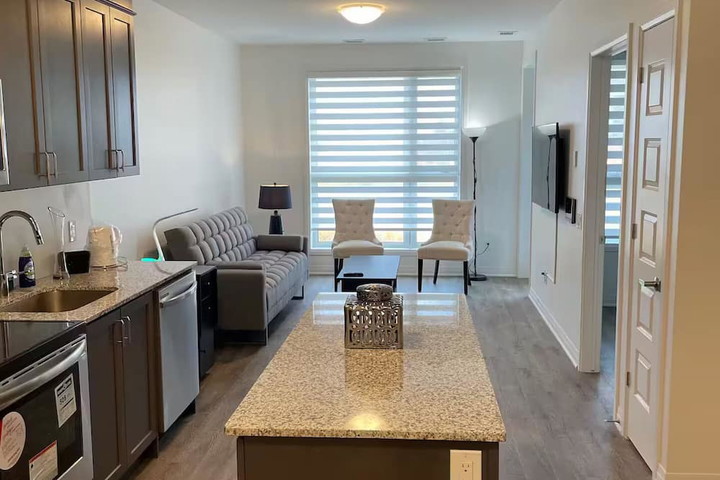 Executive Luxury Apartment. - Oakville