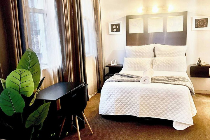 Mapungubwe's Diamond Hotel - Alberton